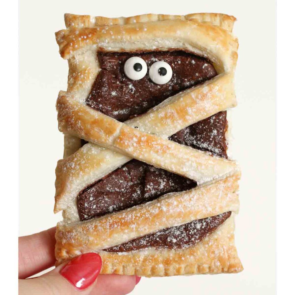 Spooky Halloween Movie Snacks for Kids: Fun Family Recipes